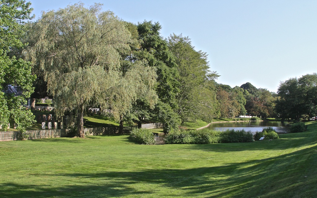 East Hampton Main Street Historic District/ East – Art & Architecture ...